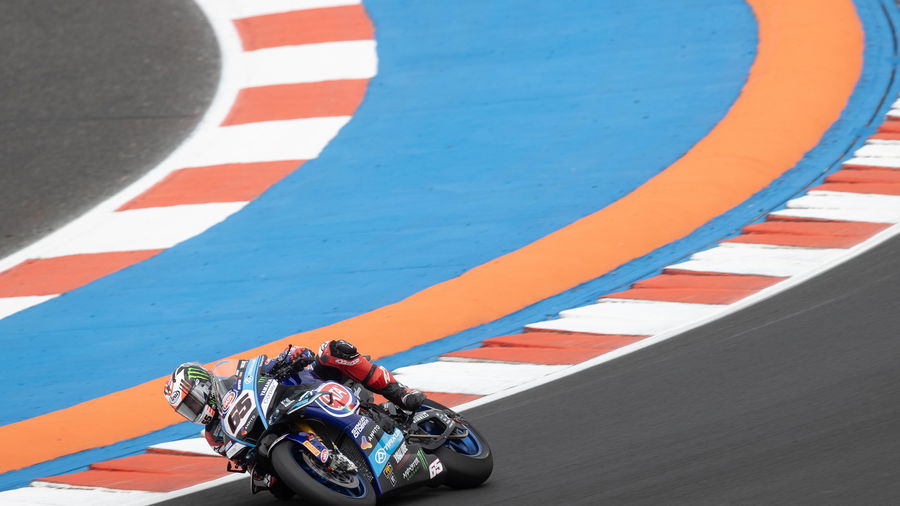 Jonathan Rea identifies “weakest area” on Yamaha and how he overcame it ...