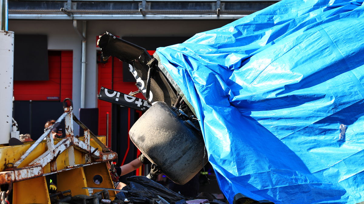 Yuki Tsunoda involved in scary rollover crash during Imola F1 ...