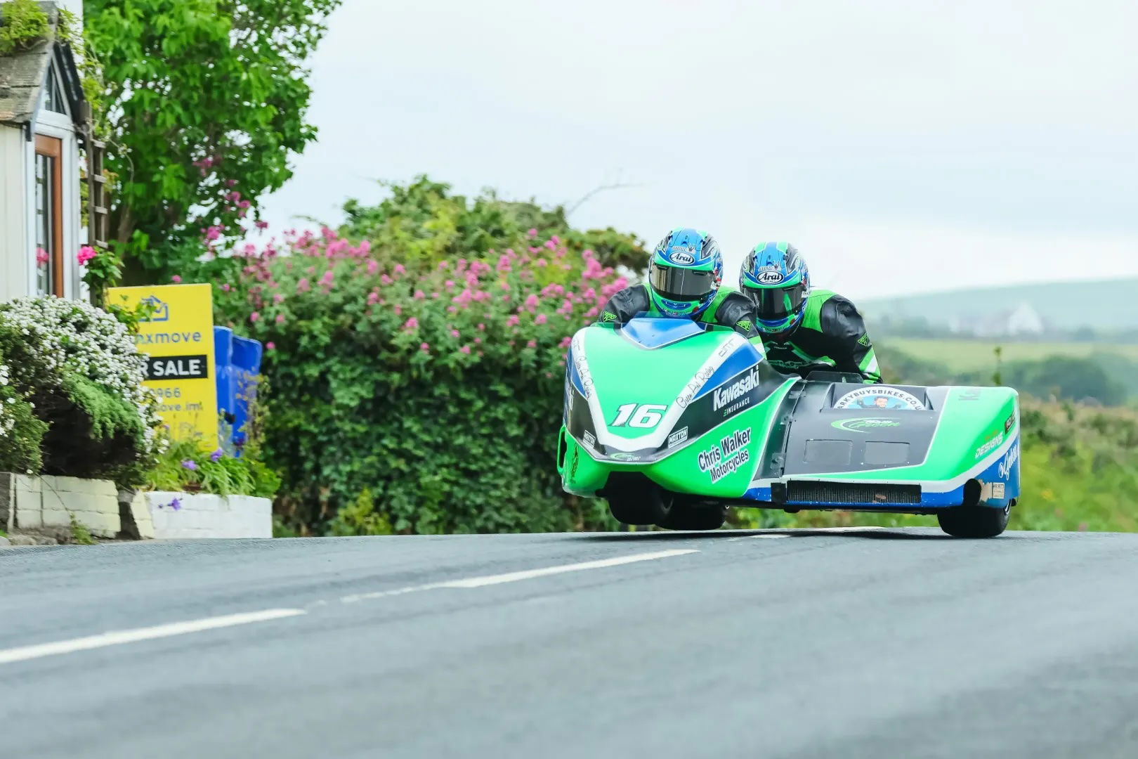 Sidecar duo injured in Monday race crash at 2025 Isle of Man TT | Crash.net