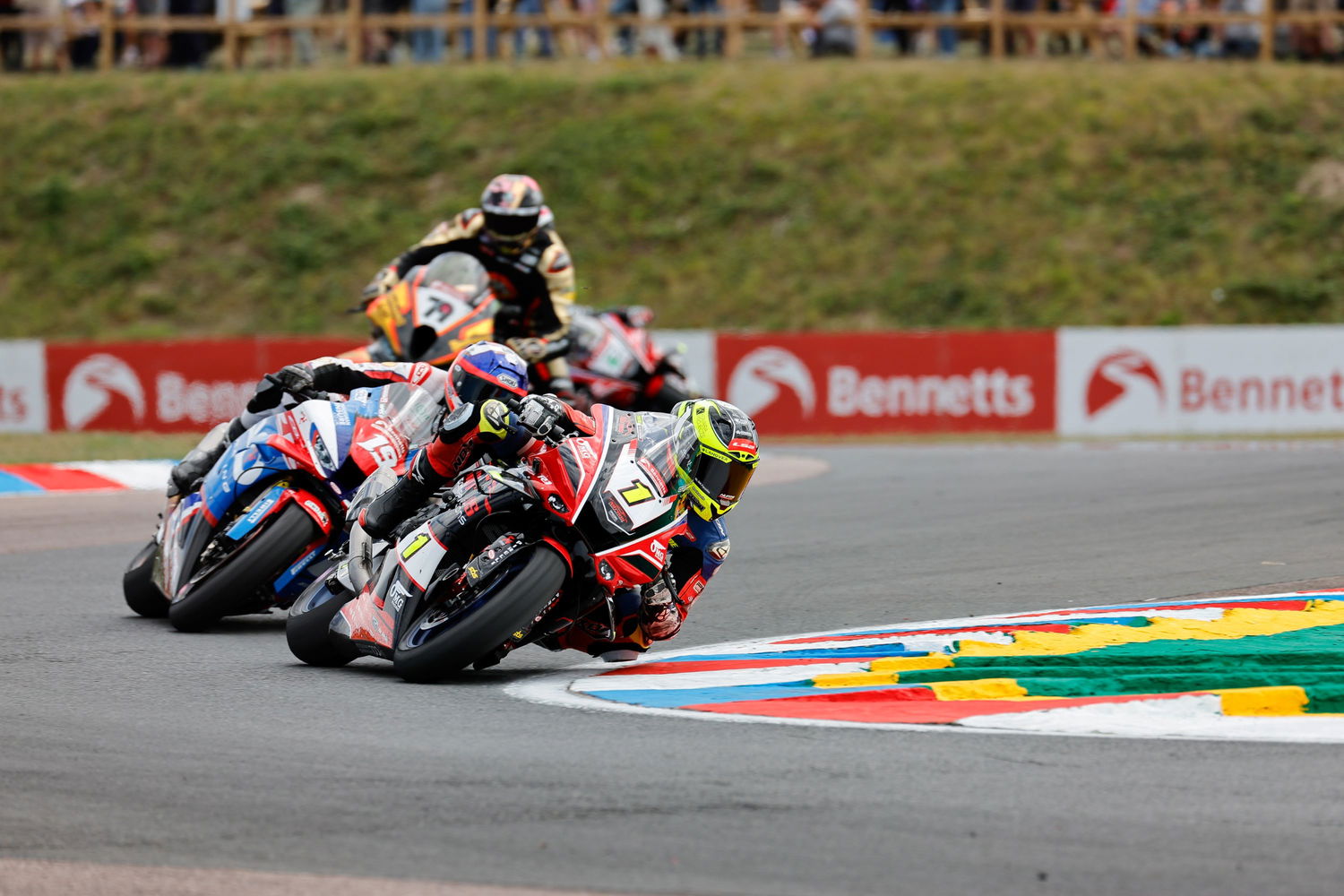 2025 British Superbikes: Thruxton - Race Results (1) | Crash.net