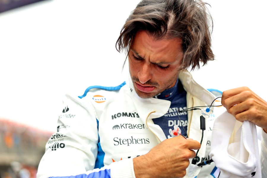 Lewis Hamilton explains “painful” F1 Dutch GP crash: “Took me by surprise” | Crash.net