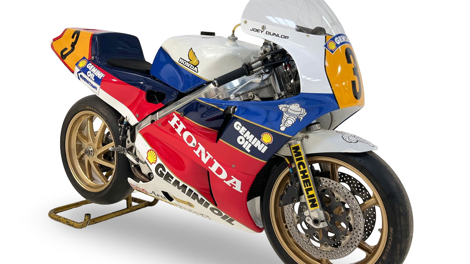 Legendary Joey Dunlop bikes up for auction, could fetch huge six-figure sum | Crash.net